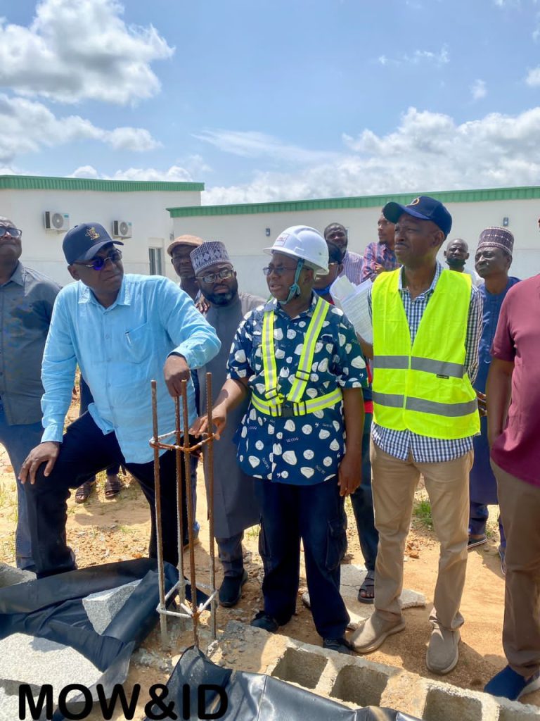 Niger : Commissioner for Works and Infrastructural Development Conducts ...